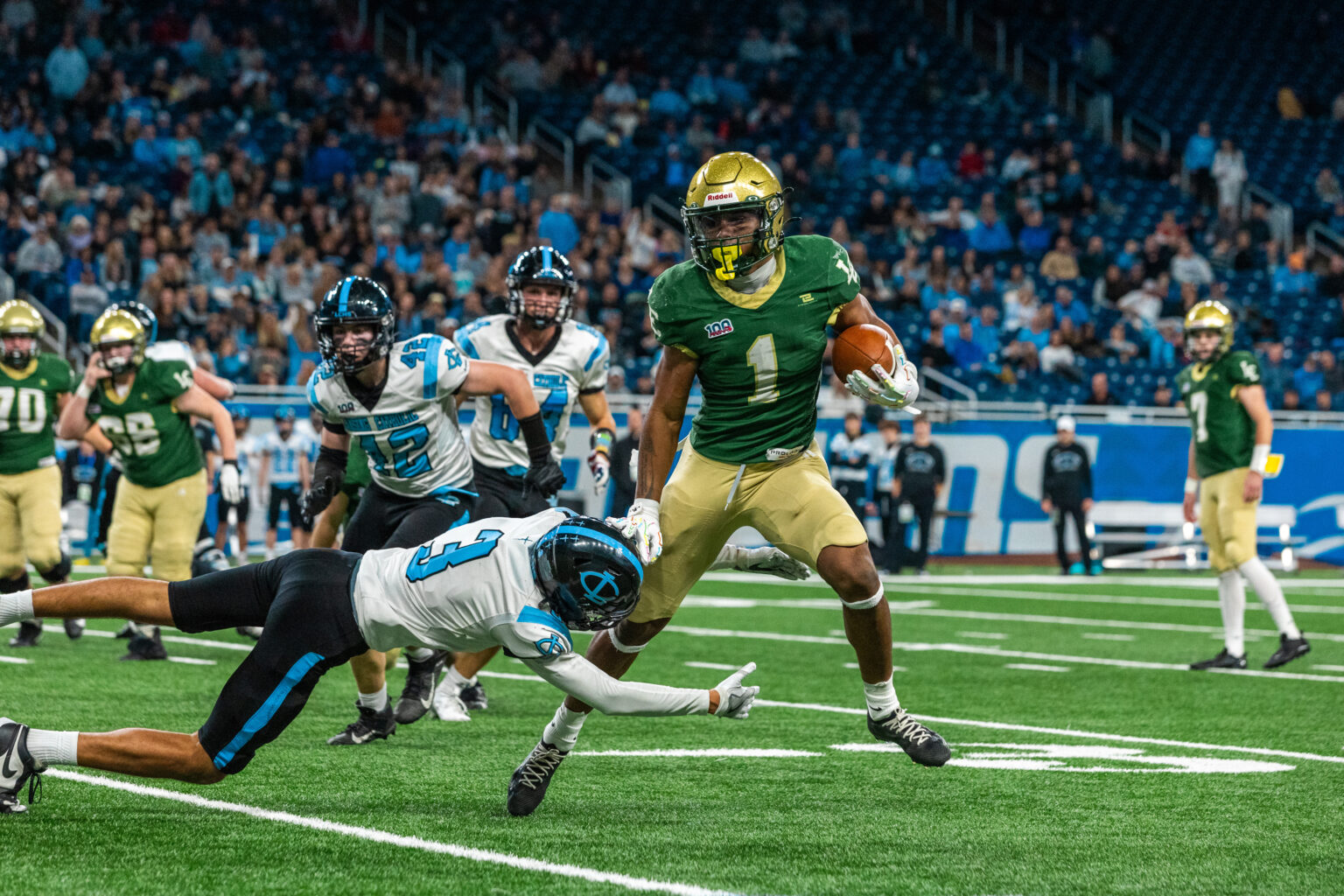 Titans Dominate To Win Historic 14th Football Championship | JTV