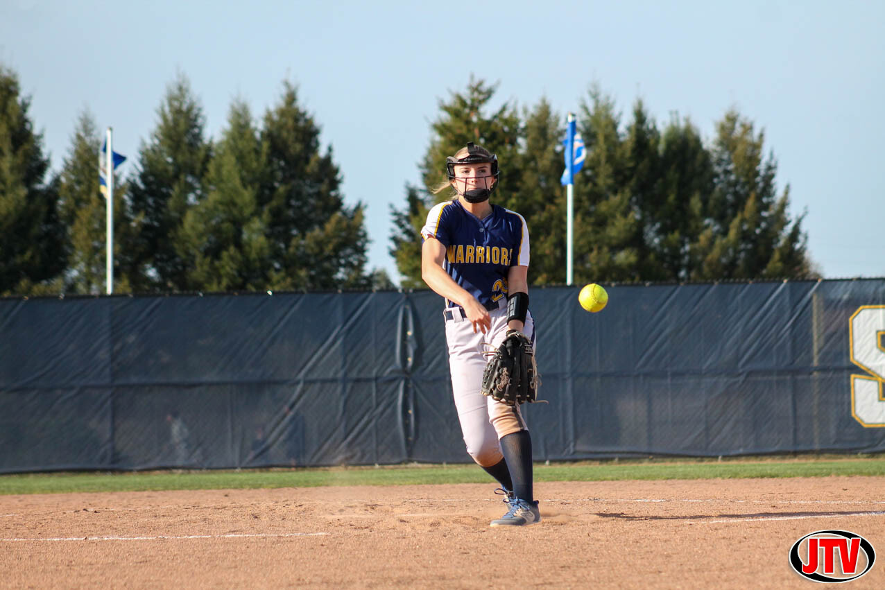 Cascades Softball Powerhouses Split Doubleheader on Friday | JTV